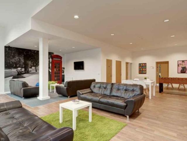 For Rent 1 Bedroom Shared Living/roommate Reading Reading DLS90781102
