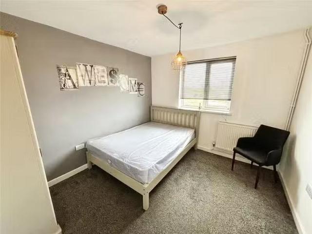 For Rent! 1 bedroom Property to rent, Colliery Road, Church Gr.