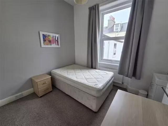 Just in! 1 bedroom Room to rent, Headland Park, Plymouth, PL4.