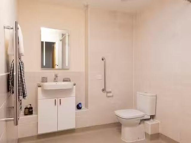 New 1 bedroom retirement property for rent in Station Road, Po.