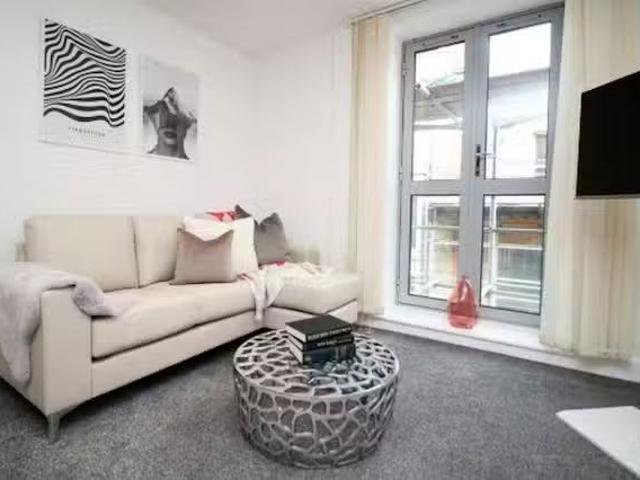 New 1 BR Marsh Street, Bristol