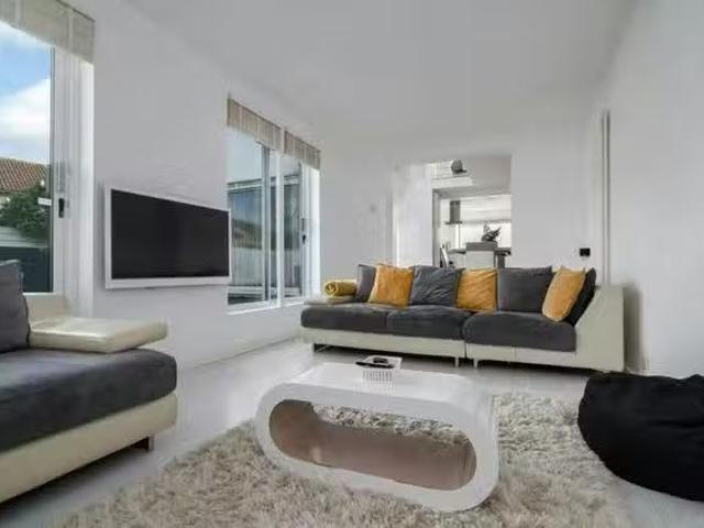Cozy 1 BR Orchard Way, Croydon