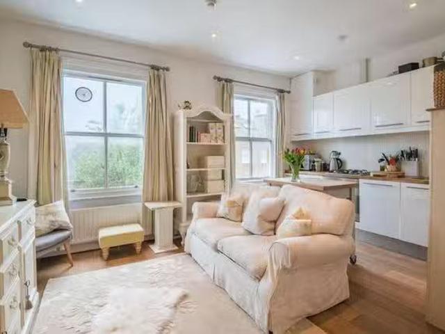 For Rent! 1 BR Ashburnham Road