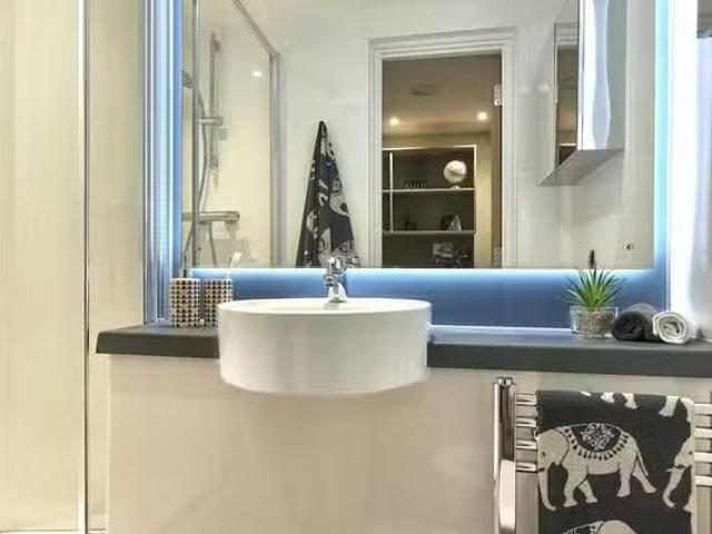 For Rent! 1 BR Cumberland Place, Southampton