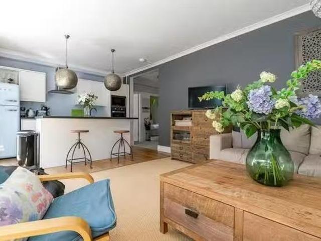 Unique 1 BR Catherine Place, London