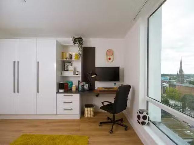 Rental! 1 BR CODE Fairfax Street Classic Studio