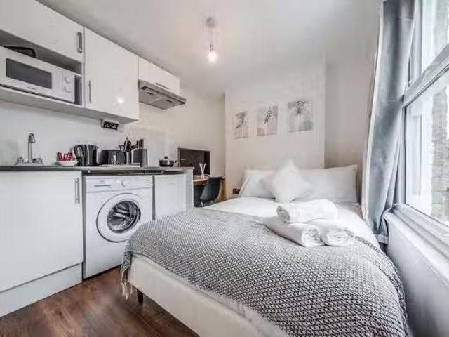 Cozy 1 BR Denmark Hill, London