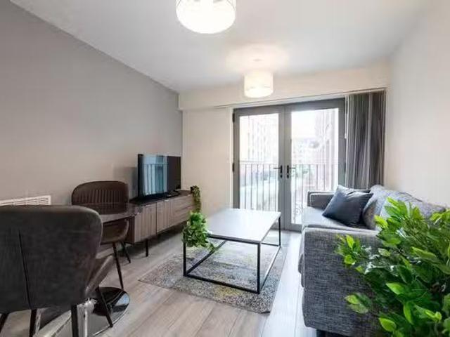 Charming 1 BR Great Homer Street