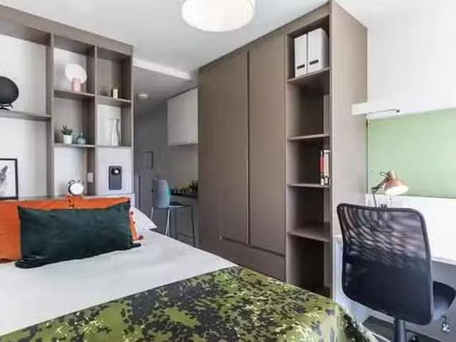 Cheap 1 BR Platinum Ensuite