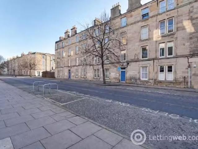 Deal! 1 BR Property to rent in 69/10, Albert Street, Edinburgh.