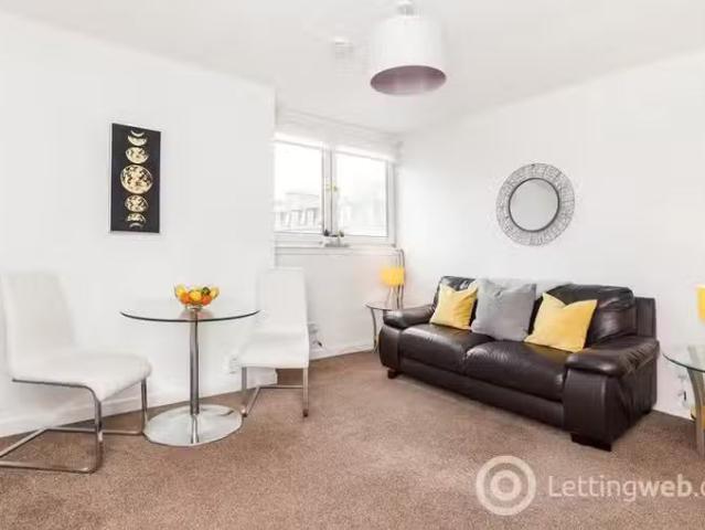 Deal! 1 BR Property to rent in 73f Charlotte Street, Aberdeen.