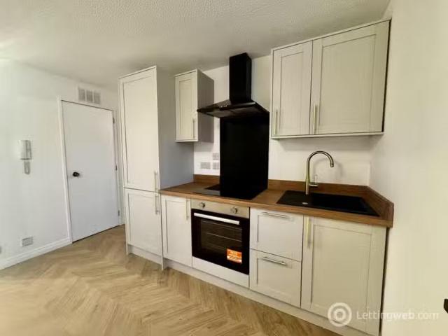 Nice 1 BR Property to rent in 75 Gairn Road, Aberdeen, AB10 6AP