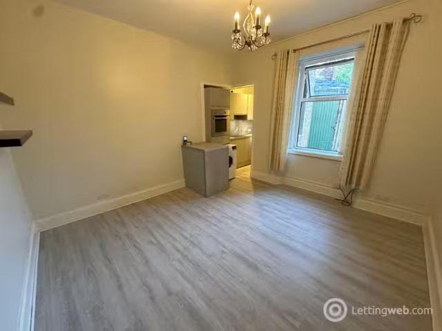 For Rent! 1 BR Property to rent in 83B, Jute Street, Aberdeen.