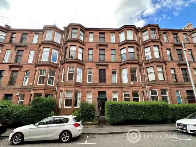 Nice 1 BR Property to rent in Caird Drive, Dowanhill, Glasgow.