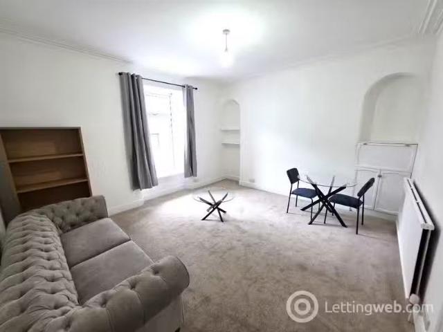 For Rent! 1 BR Property to rent in Craig Place, Torry, Aberdee.