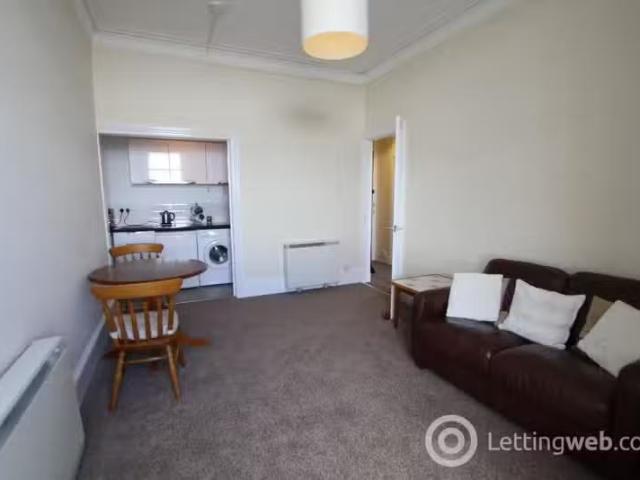For Rent! 1 BR Property to rent in Blantyre Street, Yorkhill.