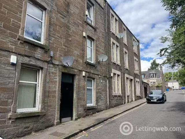 Unique 1 BR Property to rent in Bright Street, Lochee West, Du.