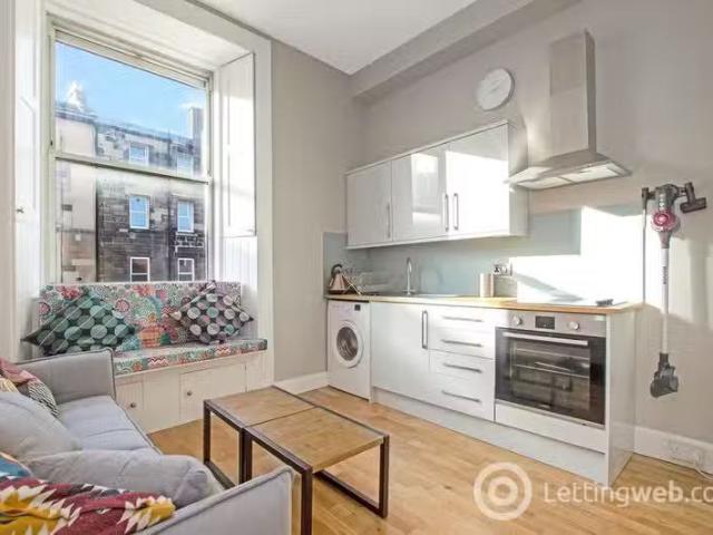 Just in! 1 BR Property to rent in Brougham Street, Tollcross.