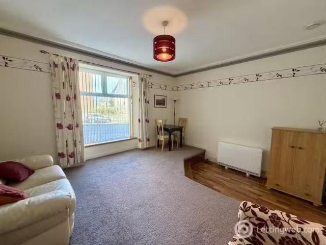 Deal! 1 BR Property to rent in Flat A, 27 Skene Square, Aberde.