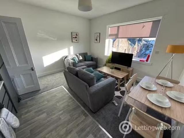 For Rent! 1 BR Property to rent in King Street, Crieff, Perths.