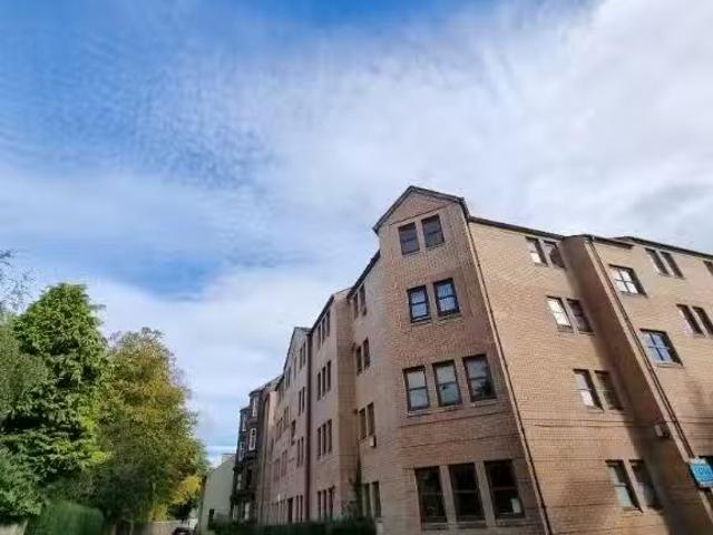 Rental! 1 BR Property to rent in Oakshaw Street East, Paisley.