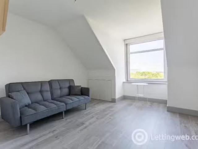 Just in! 1 BR Property to rent in Orchard Street, City Centre.