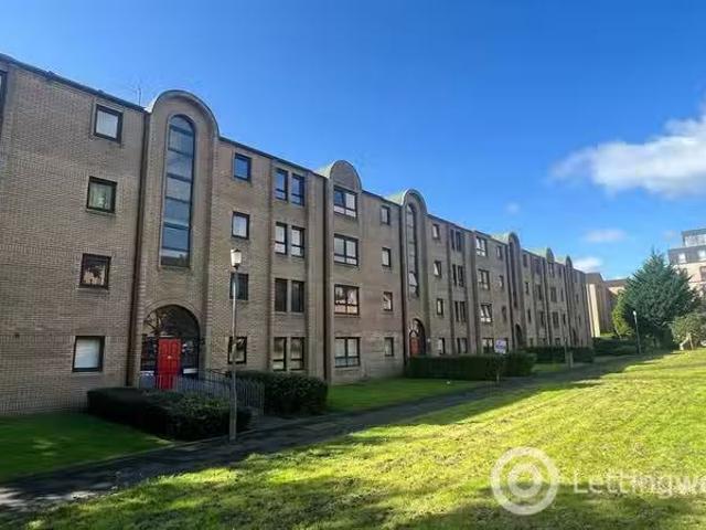 Cozy 1 BR Property to rent in Overnewton Square, Yorkhill, Gla.