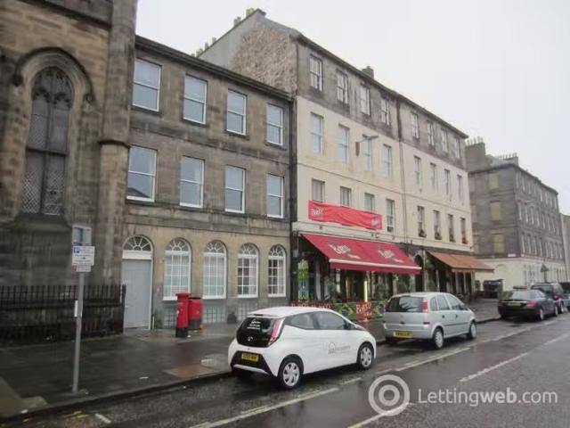 Unique 1 BR Property to rent in Lothian Street, Old Town, Edin.