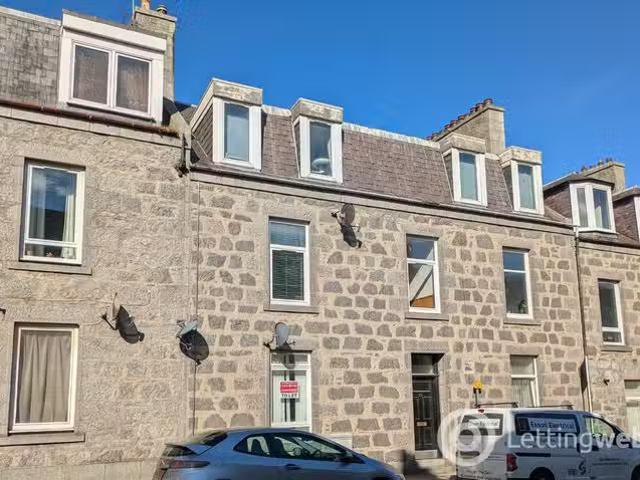 For Rent! 1 BR Property to rent in South Mount Street, Aberdee.