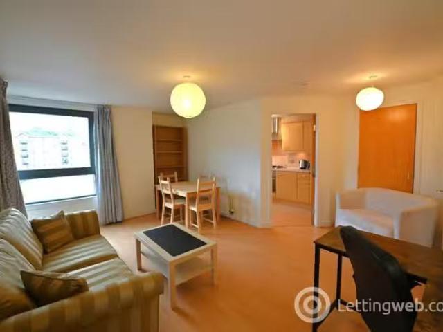 Cheap 1 BR Property to rent in Sandport Way, Leith, Edinburgh.