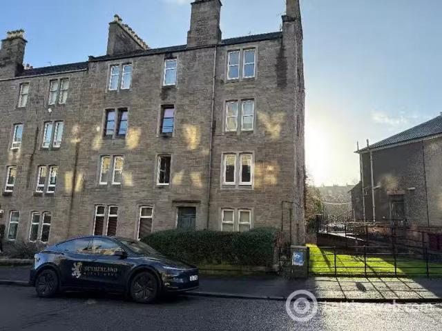 Charming 1 BR Property to rent in Scott Street, West End, Dund.