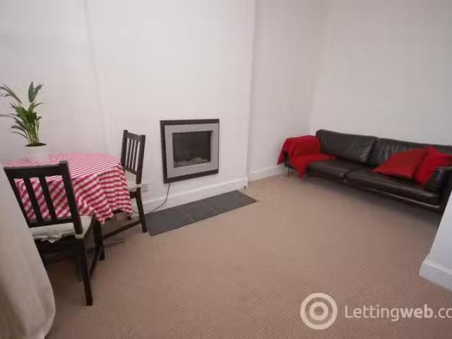 Rental! 1 BR Property to rent in St. Marys Street, Edinburgh.