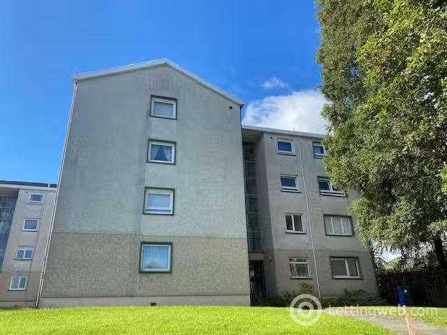 For Rent! 1 BR Property to rent in Rockhampton Avenue, East Ki.