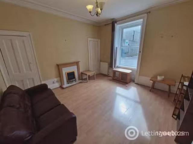 New 1 BR Property to rent in Thistle Street, Ground Floor Righ.