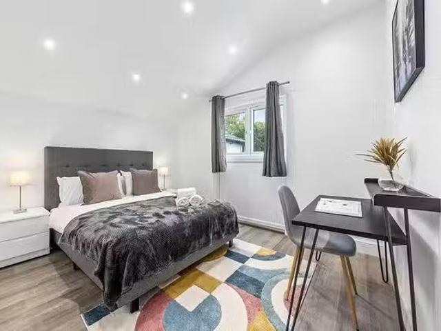 Deal! 1 BR Station Road, London