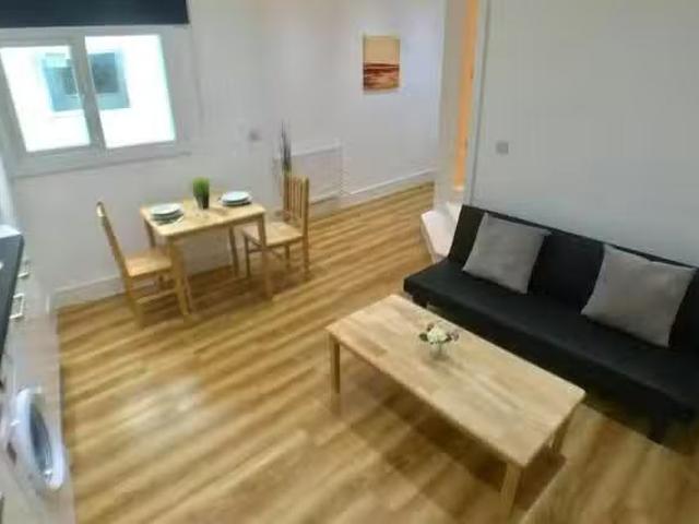 New 1 BR Saint James's Road, London