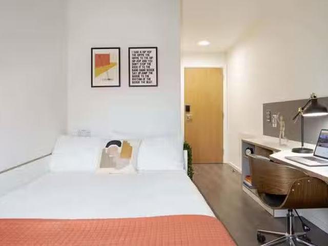 For Rent! 1 BR Silver Studio