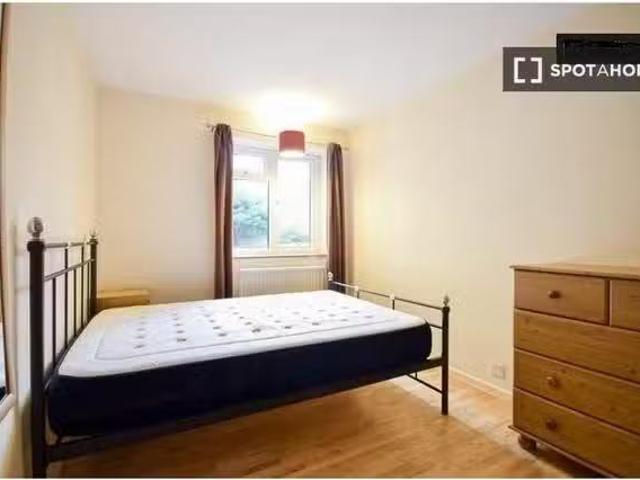 Rental! 1 BR Spacious room in 4 bedroom flat in Wandsworth, Lo.