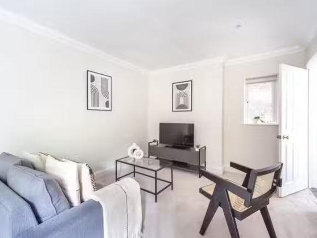 Rental! 1 BR The Avenue