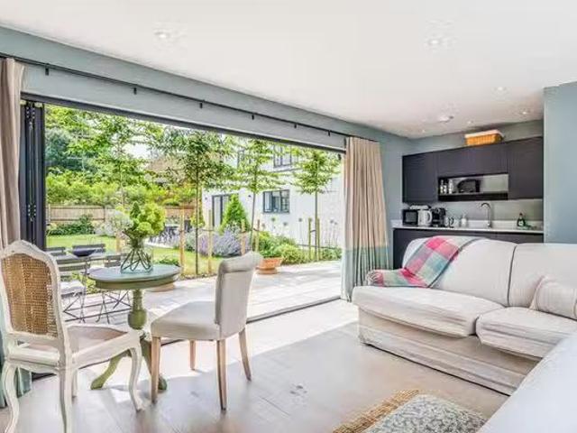 Unique 1 BR Viking Way