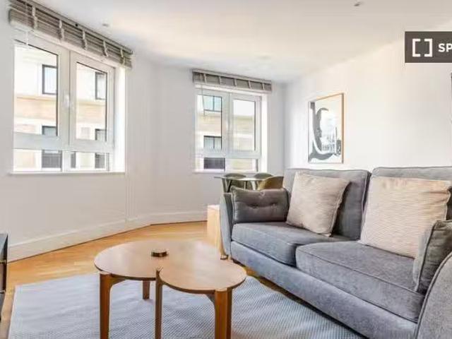 For Rent! 1 BR 2 bedroom apartment for rent in London, bills i.