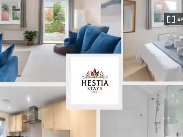 For Rent! 1 BR 3 bedroom flat for rent in Redhill, London