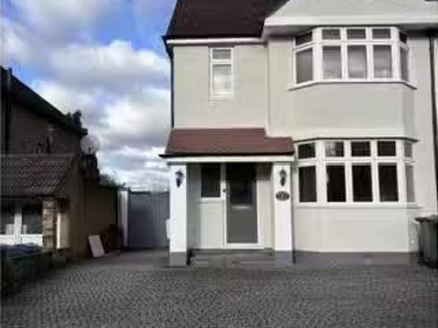 New 1 BR 4 bedroom apartment for rent in Hook, London