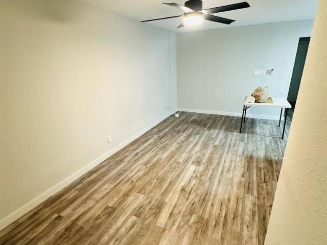 For rent 1 garage apartment 75241