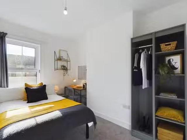 Charming 1 Room 32 Monks Road 6 Bedroom House