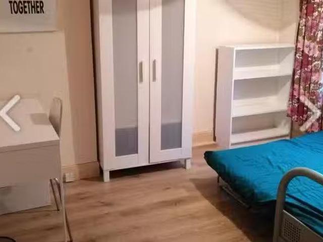 Cheap 1 Room 4 Gerard Avenue single bed
