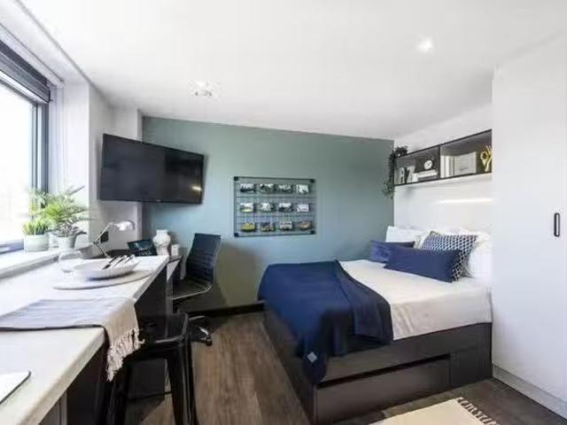 Charming 1 Room Luna 2 Bed Apartment