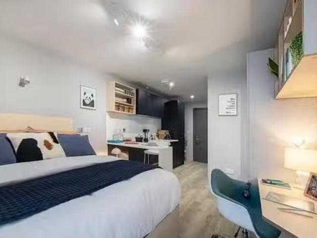 Just in! 1 Room Silk Mill Edinburgh 9 Bed Standard Ensuite