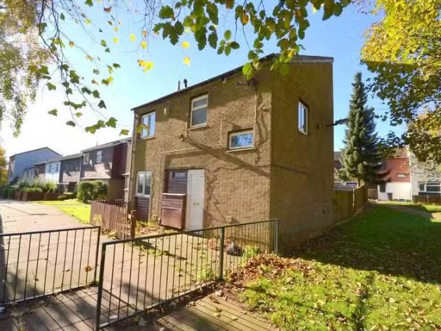 Cozy 2 BA Flat to rent, Booth Meadow Court, Thorplands, NN3 £.