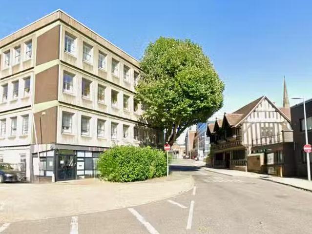 Unique 2 BA 1 bedroom house share for rent in Greyfriars Lane.
